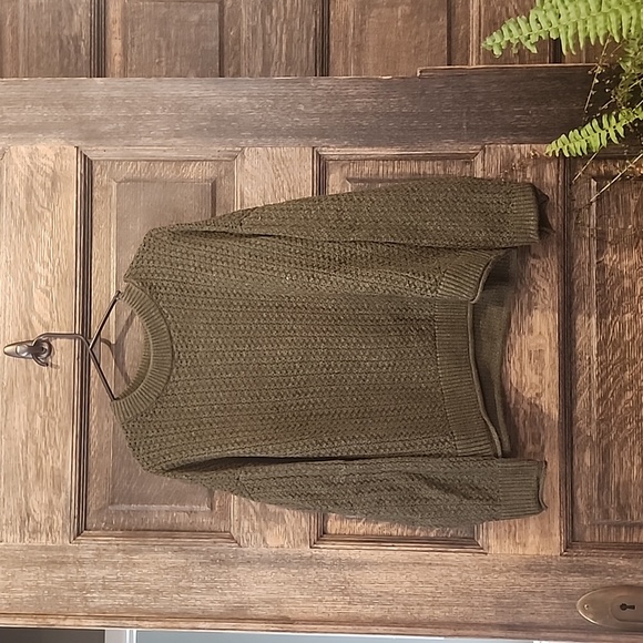Universal Thread | Sweaters | Green Knit Sweater | Poshmark
